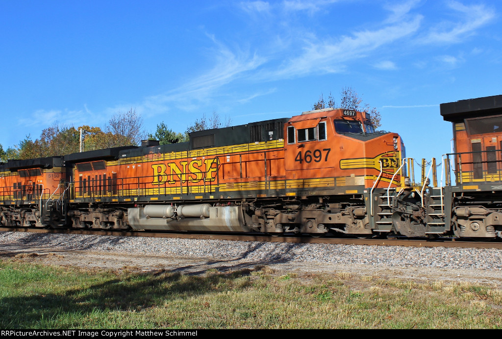 BNSF 4697
